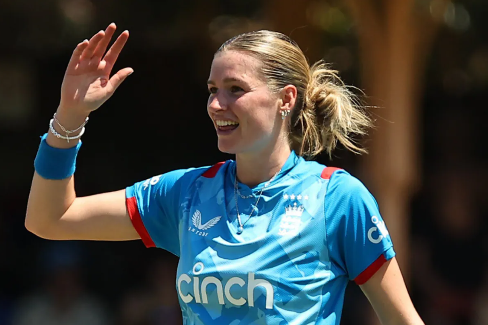 Lauren Bell and Smriti Mandhana Make Big Leaps in ICC Women’s T20I ...